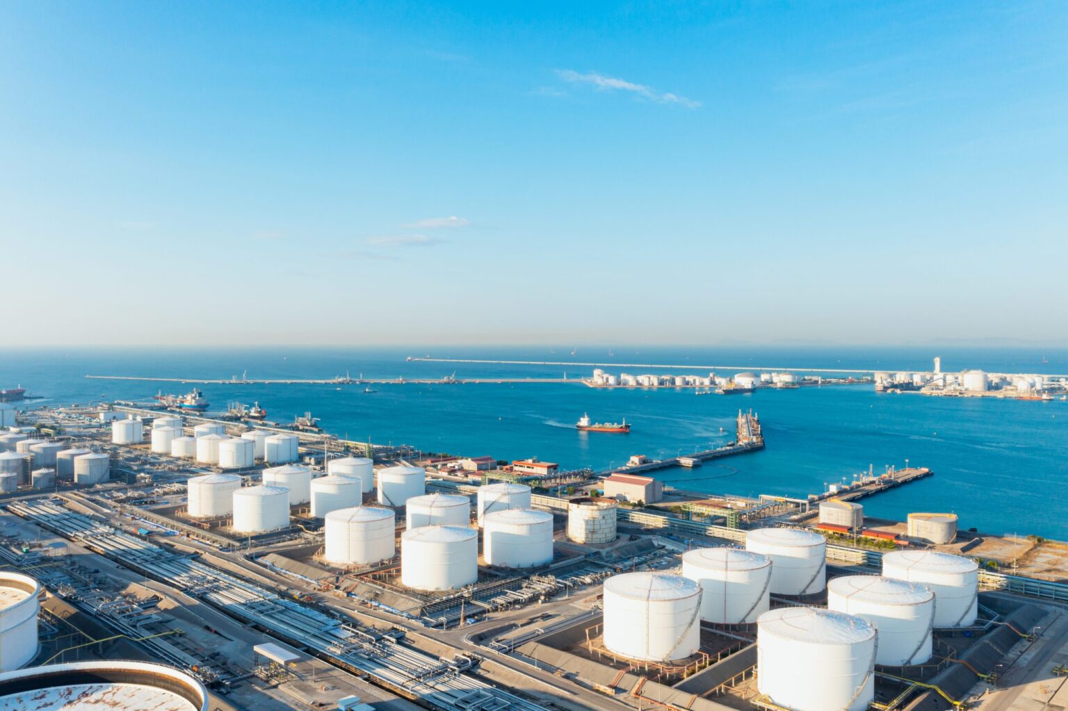 The Anatomy of a Terminal Tank: Inside a Crude Oil Storage Giant - Q2 ...